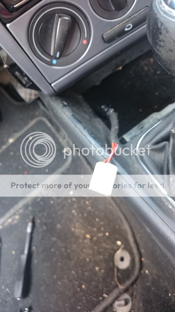 12V Socket issue | VW Vortex - Volkswagen Forum